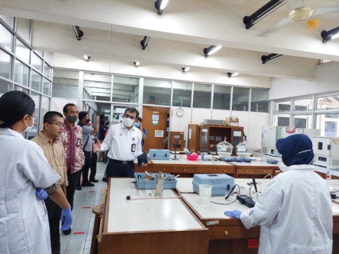 Kunjungan dari UPN Veteran Terkait Pengelolaan Laboratorium ...